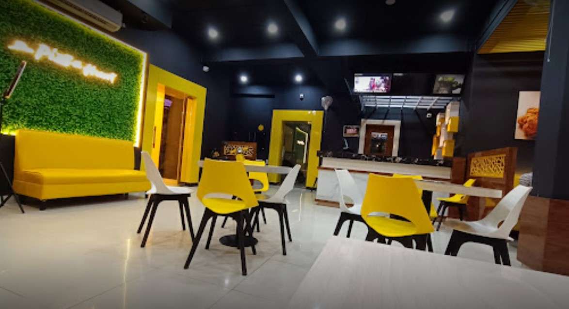 Pizza Hunt Restaurant, Sahibganj - Sahibganj Mirror